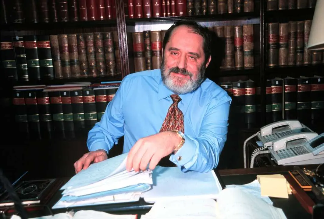 Muere Emilio Rodríguez Menéndez, el «abogado del diablo» más polémico ...