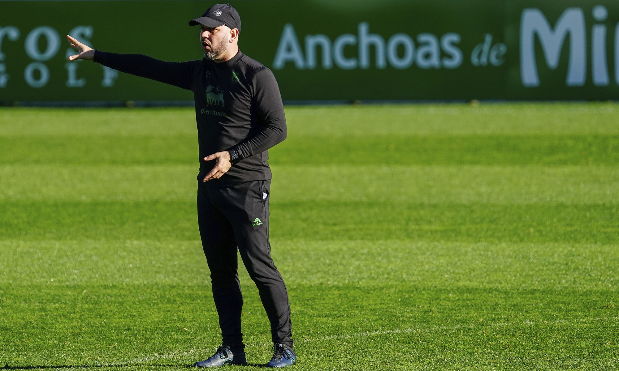 José Alberto: «Es bueno agitar la plantilla»
