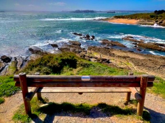 Desde este mirador disfrutarás de vistas como la bahía de Santander y ...